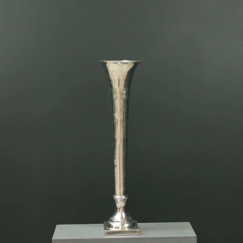 Aluminium tall vase | APAC
